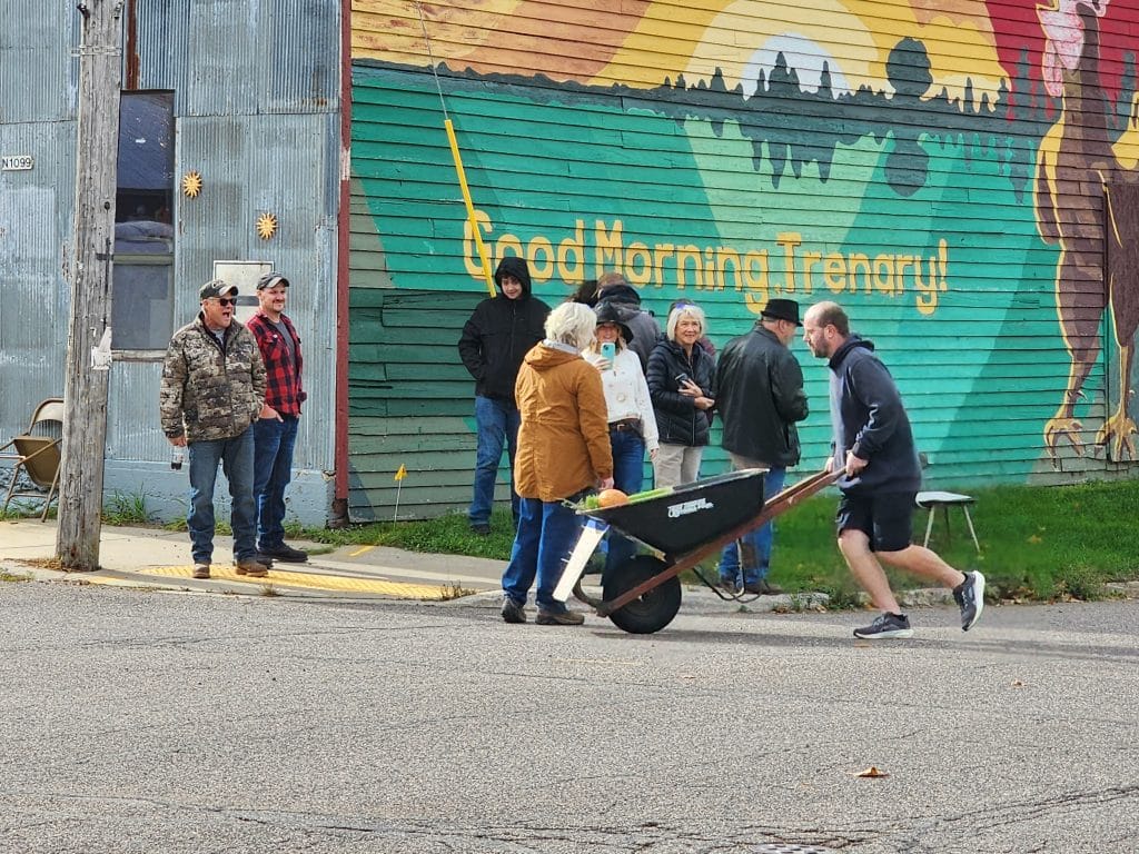 Potato auction scores big in Trenary – UPword